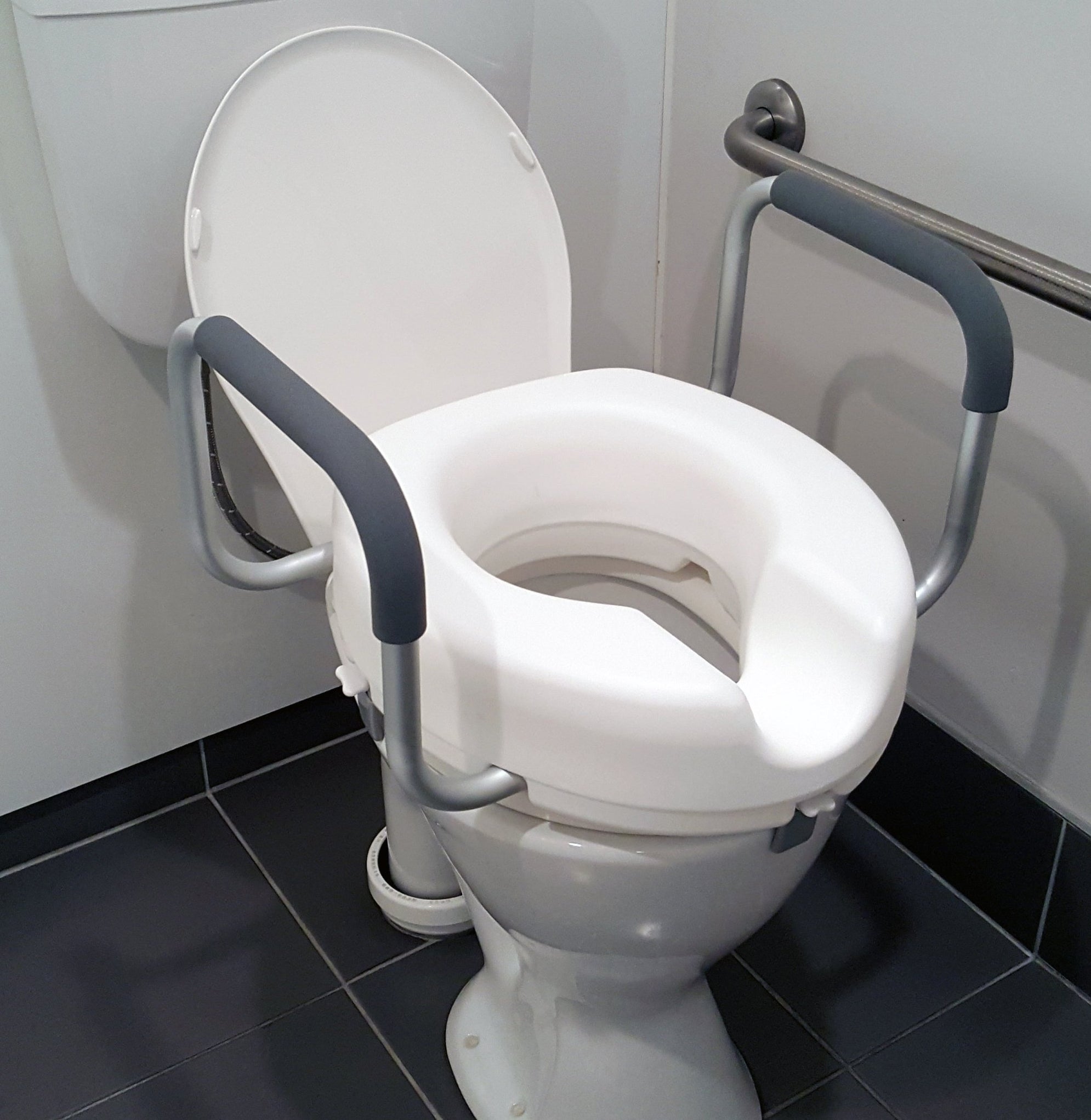 Toilet Seat Raiser with Arms – 3 or 5 Inch Raise | Mobility Plus NZ